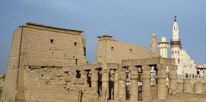 Tempel van Luxor bekrast door vijftienjarige | Archeologie Online
